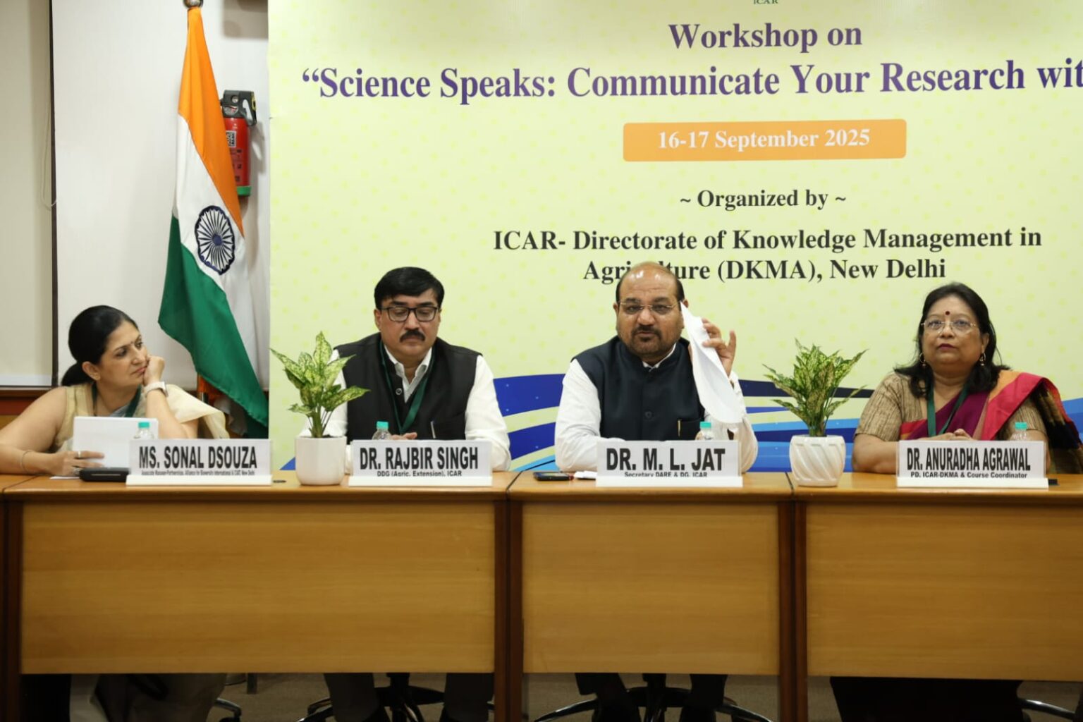 Workshop on "Science Speaks: Communicate Your Research with Impact" | AESA